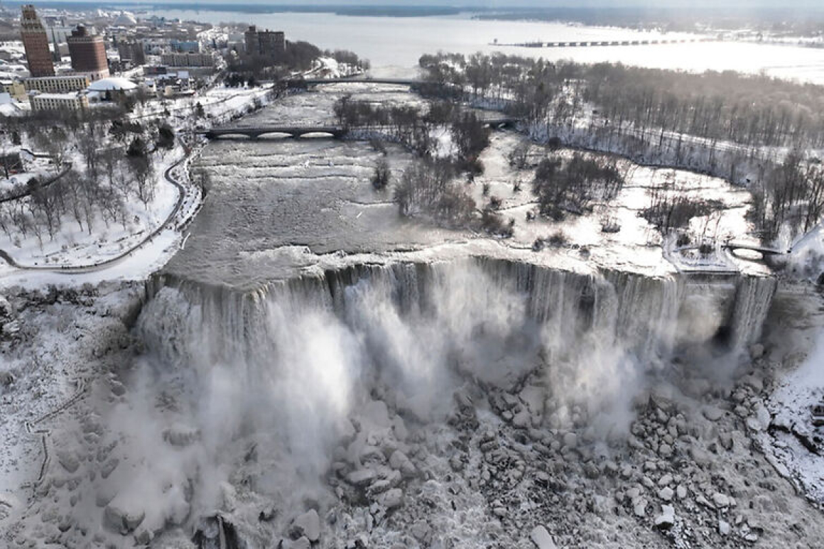 ΗΠΑ: Παγωμένο τοπίο και οι καταρράκτες του Νιαγάρα - Aigaioreport
